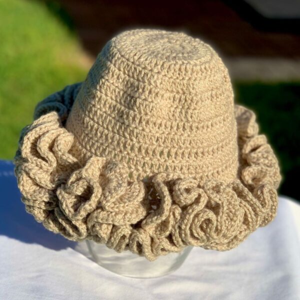 Ruffle hat - Crochet ruffle hat - Featsy market